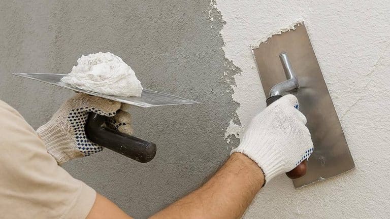 Enduire un mur extérieur déjà peint : guide complet et conseils - Decoloc